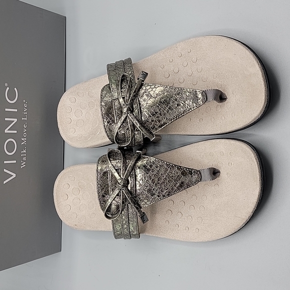 Vionic | Shoes | Nib Vionic Amaya Silver Sandle Size 75 Wide | Poshmark